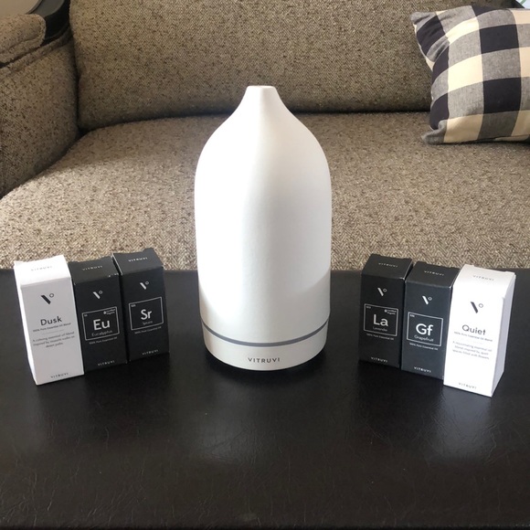 Vitruvi | Bath | Euc Vitruvi Stone Diffuser Essential Oil Lot | Poshmark